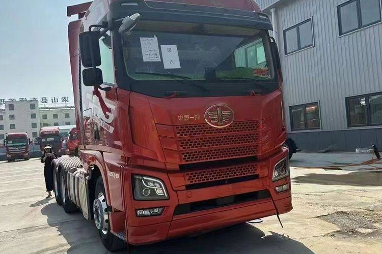 山东2023年二手青岛解放 解放JH6520马力6X4牵引车报价及图片大全 _ 卡家二手车