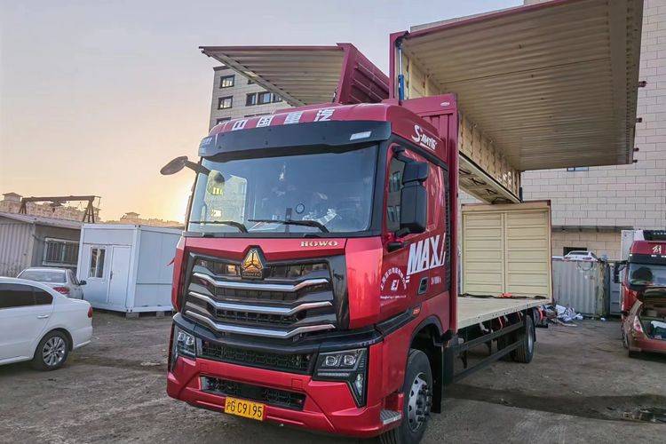 上海2024年二手重汽豪沃(HOWO) HOWO Max330马力4X29.6米载货车报价及图片大全 _ 卡家二手车